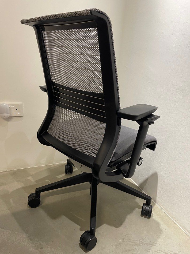 Steelcase V1 THINK ergonomic office chair THK13101D in Grey, Furniture ...