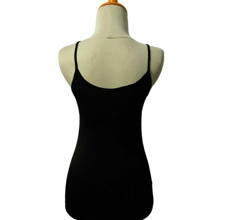 Tanktop Hitam Polos, Fesyen Wanita, Pakaian Wanita, Atasan di Carousell