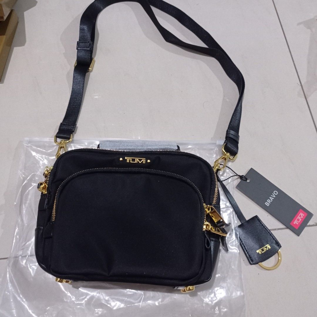 Tas tumi wanita voyageur luanda, Barang Mewah, Tas & Dompet di Carousell