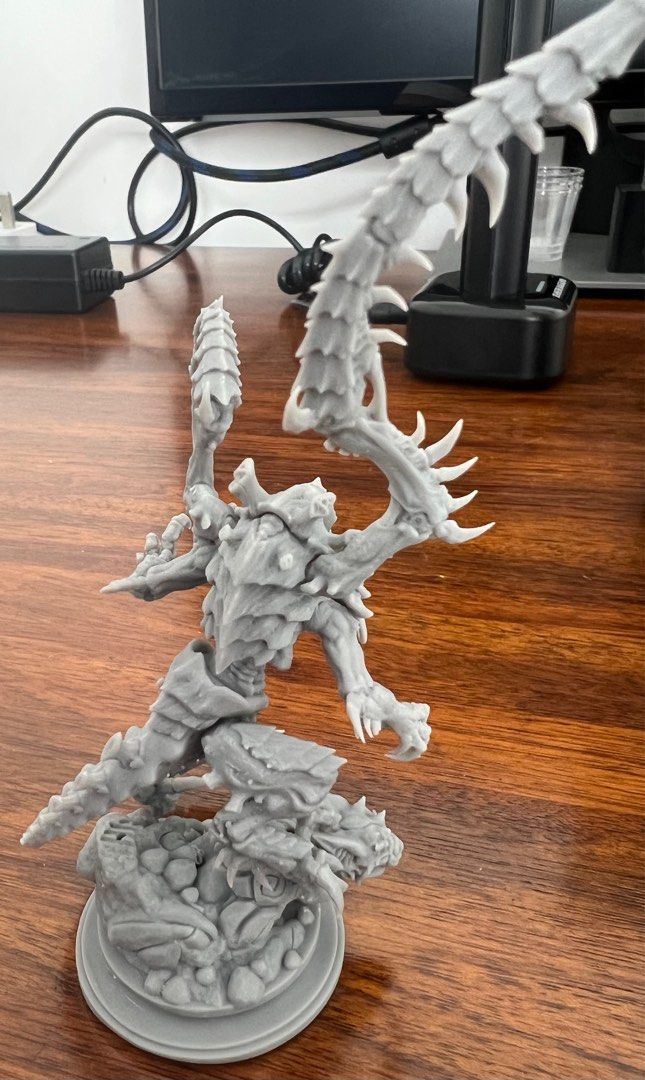 Tyranid Lictor deathleaper. Warhammer 40k, 興趣及遊戲, 玩具 & 遊戲類 - Carousell