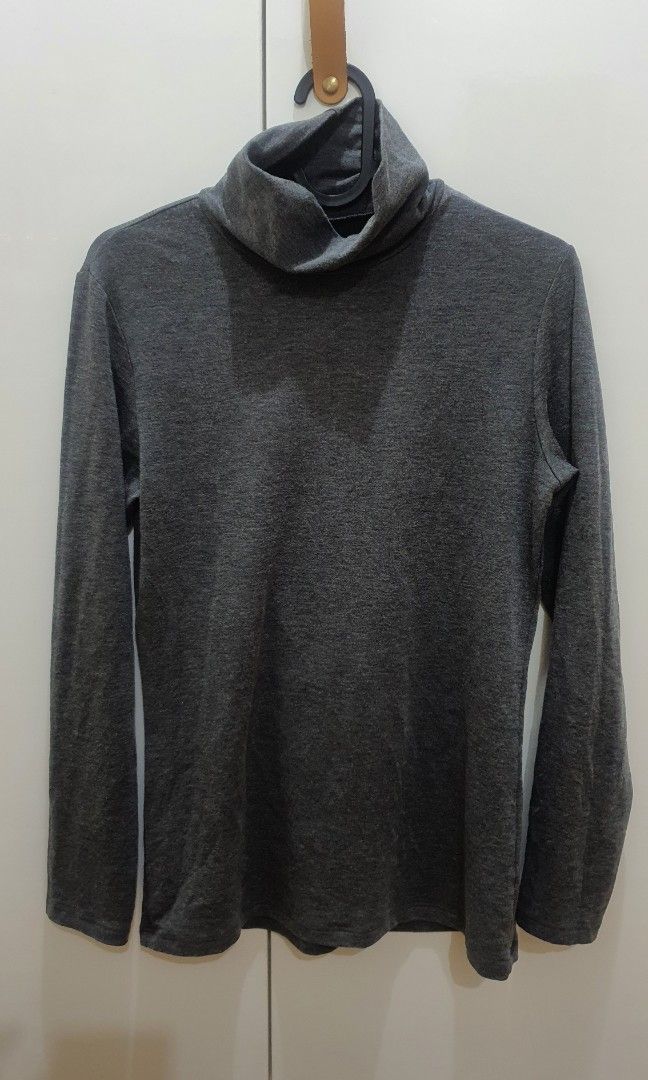 Uniqlo heat tech, Women's Fashion, Tops, Longsleeves on Carousell