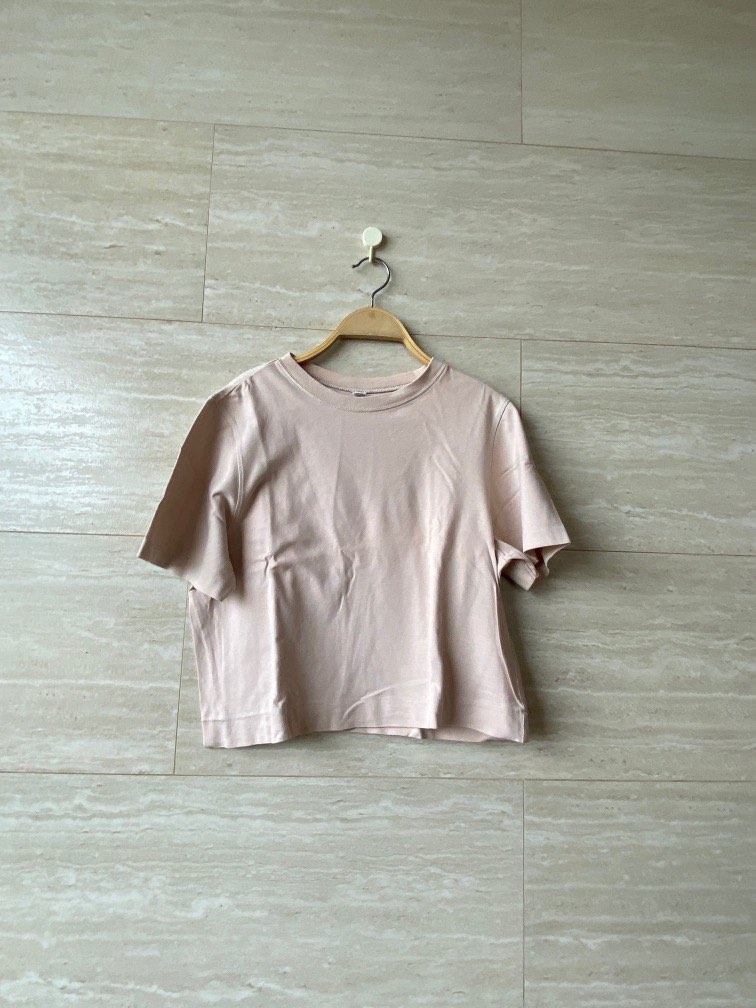 Uniqlo Top, Women's Fashion, Tops, Shirts on Carousell