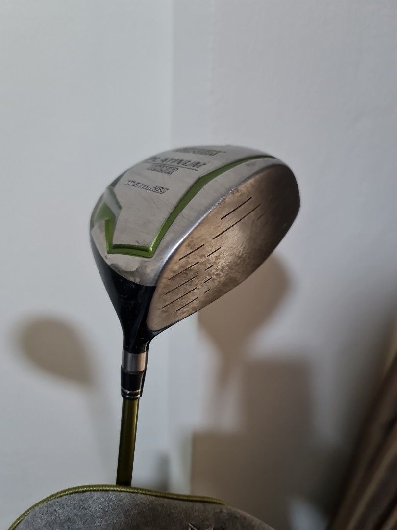 Full golf set (7 irons, driver, 3 wood) from Shark, Sports Equipment ...