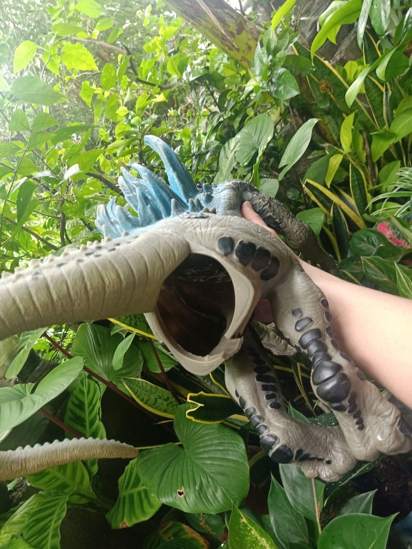 Vintage Godzilla full arm/hand puppet approx 2ft. Long TOHO dated 1998 ...