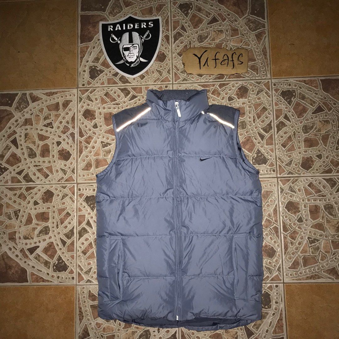 Vintage Nike puffer vest, Men's Fashion, Coats, Jackets and Outerwear ...