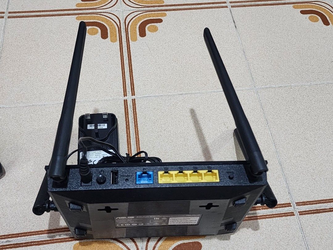 Wifi Routers ASUS RT-AC 1200G+ and D-Link DIR-850L, Computers & Tech ...