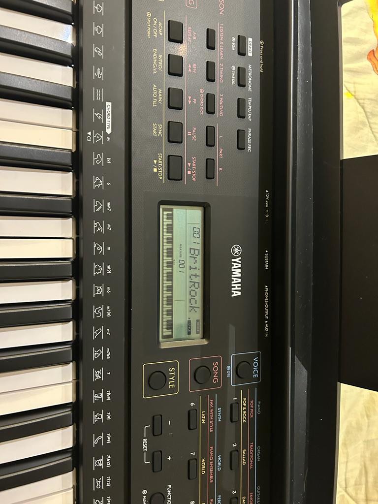 YAMAHA PSR-E273, 興趣及遊戲, 音樂、樂器 & 配件, 樂器 - Carousell
