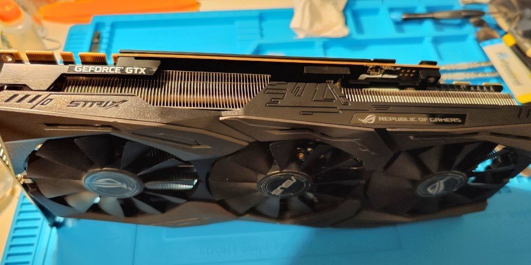 Asus rog strix 1080ti Display card 1080 ti, 電腦＆科技, 電腦周邊及配件, 電腦周邊產品 ...