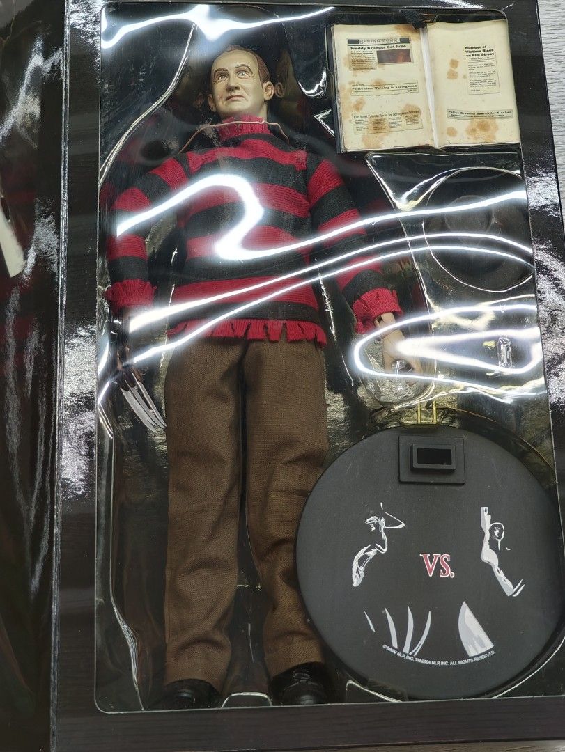 1/6 Freddy Krueger sideshow hot toys the springwood slasher, Hobbies ...