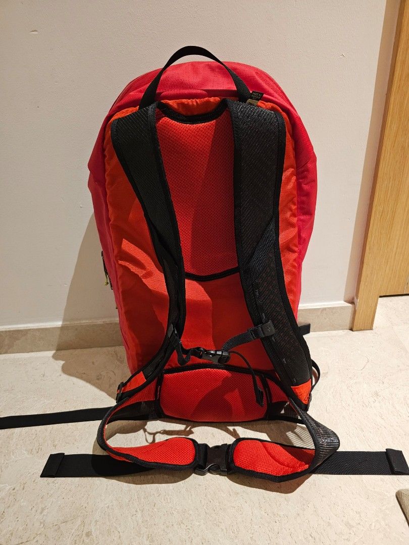 Arc'teryx Velaro 35 Pack, Sports Equipment, Hiking & Camping on Carousell