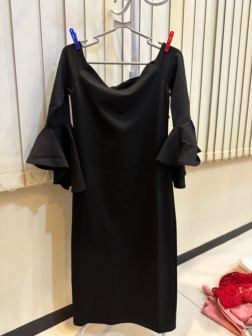 Black Sabrina Dress, Fesyen Wanita, Pakaian Wanita, Gaun & Rok di Carousell