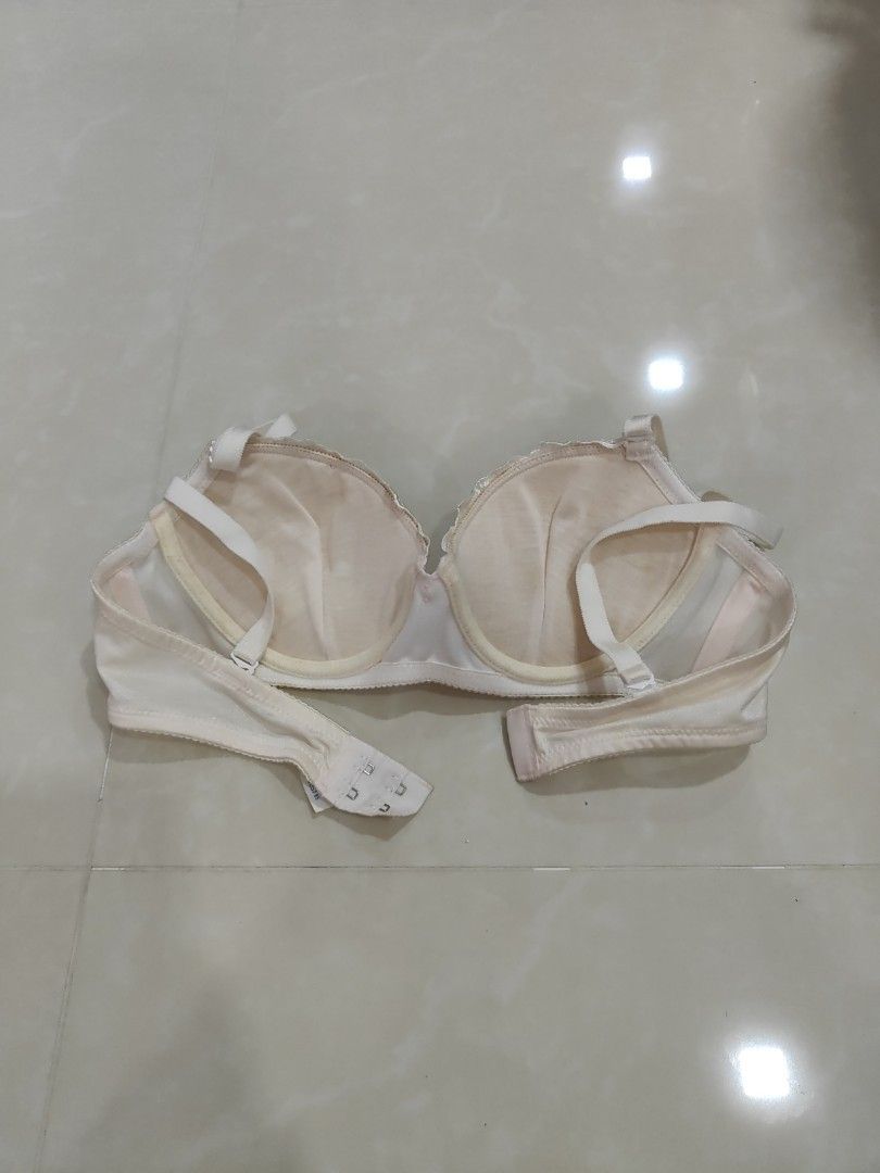 Brand new bra size A75, Women's Fashion, New Undergarments & Loungewear ...