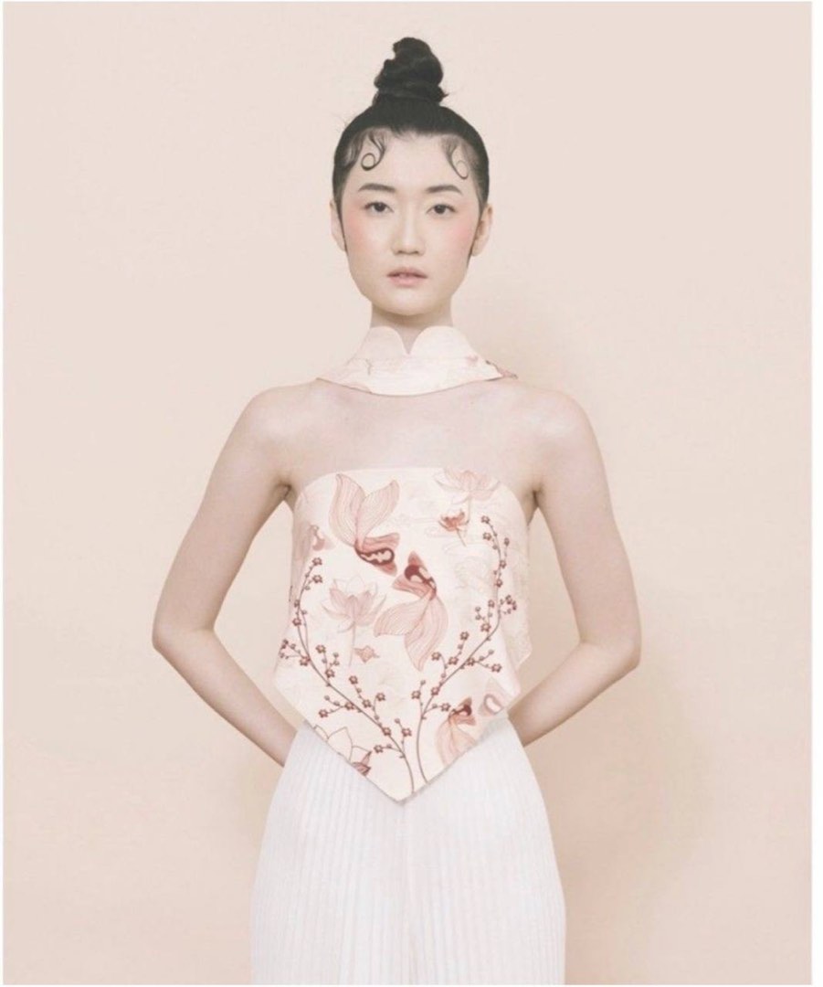 Claude Lian Hua Beno Top, Women's Fashion, Tops, Blouses on Carousell