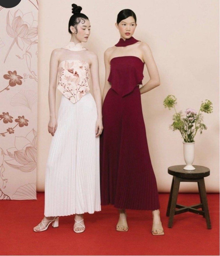 Claude Lian Hua Beno Top, Women's Fashion, Tops, Blouses on Carousell