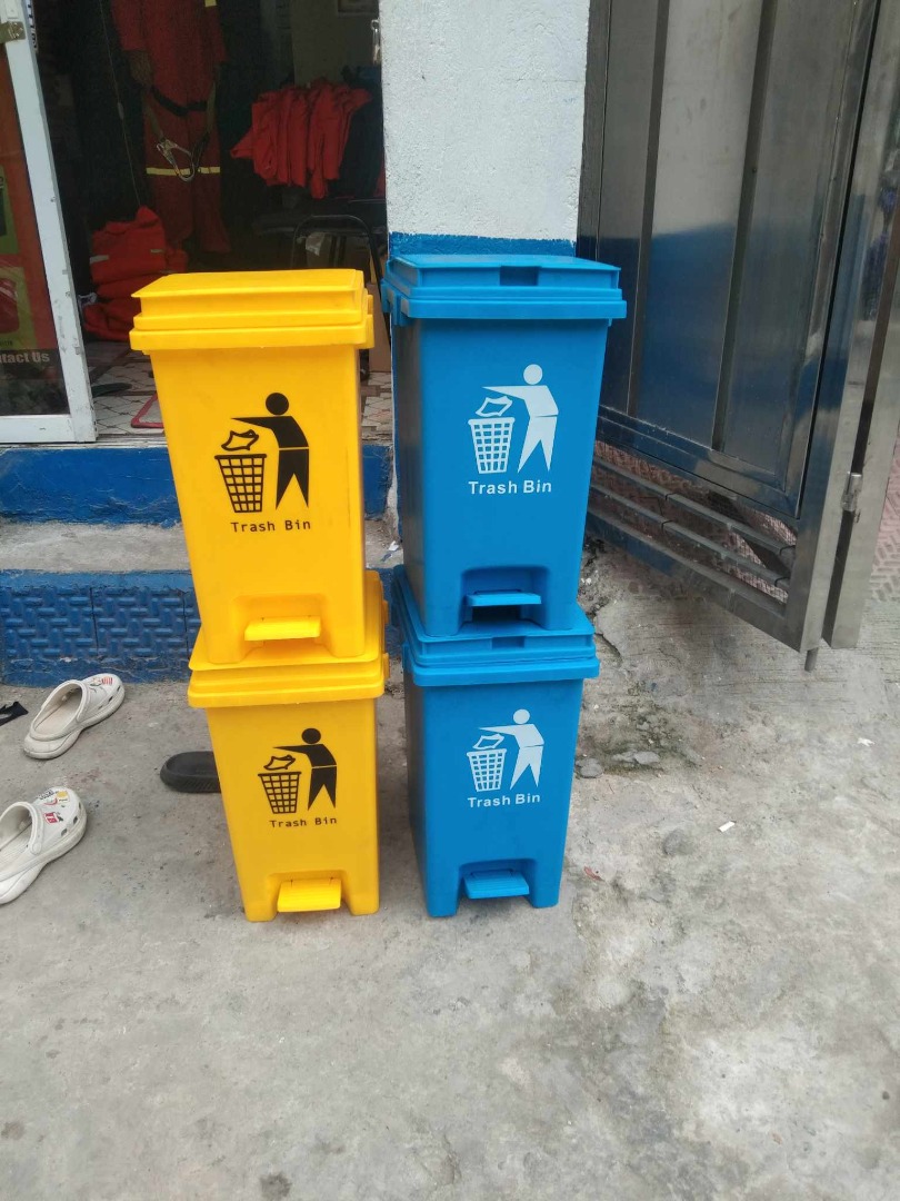 CLIP TRASH BIN/ STEP BIN, Furniture & Home Living, Cleaning & Homecare ...