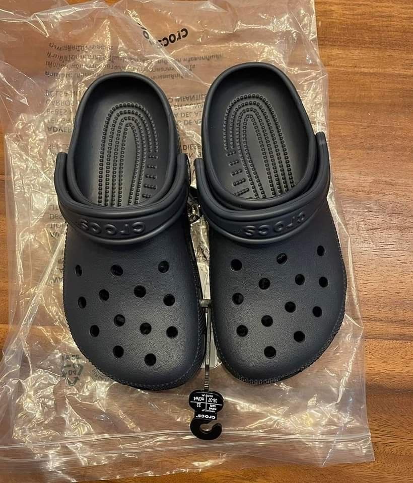 Crocs Classic Clogs, Women's Fashion, Footwear, Slippers and slides on ...