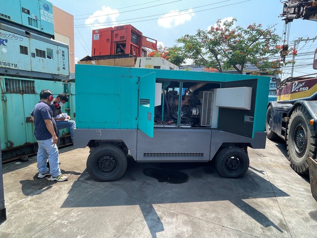 Denyo 685 cfm unit Airman Compressor, Commercial & Industrial ...