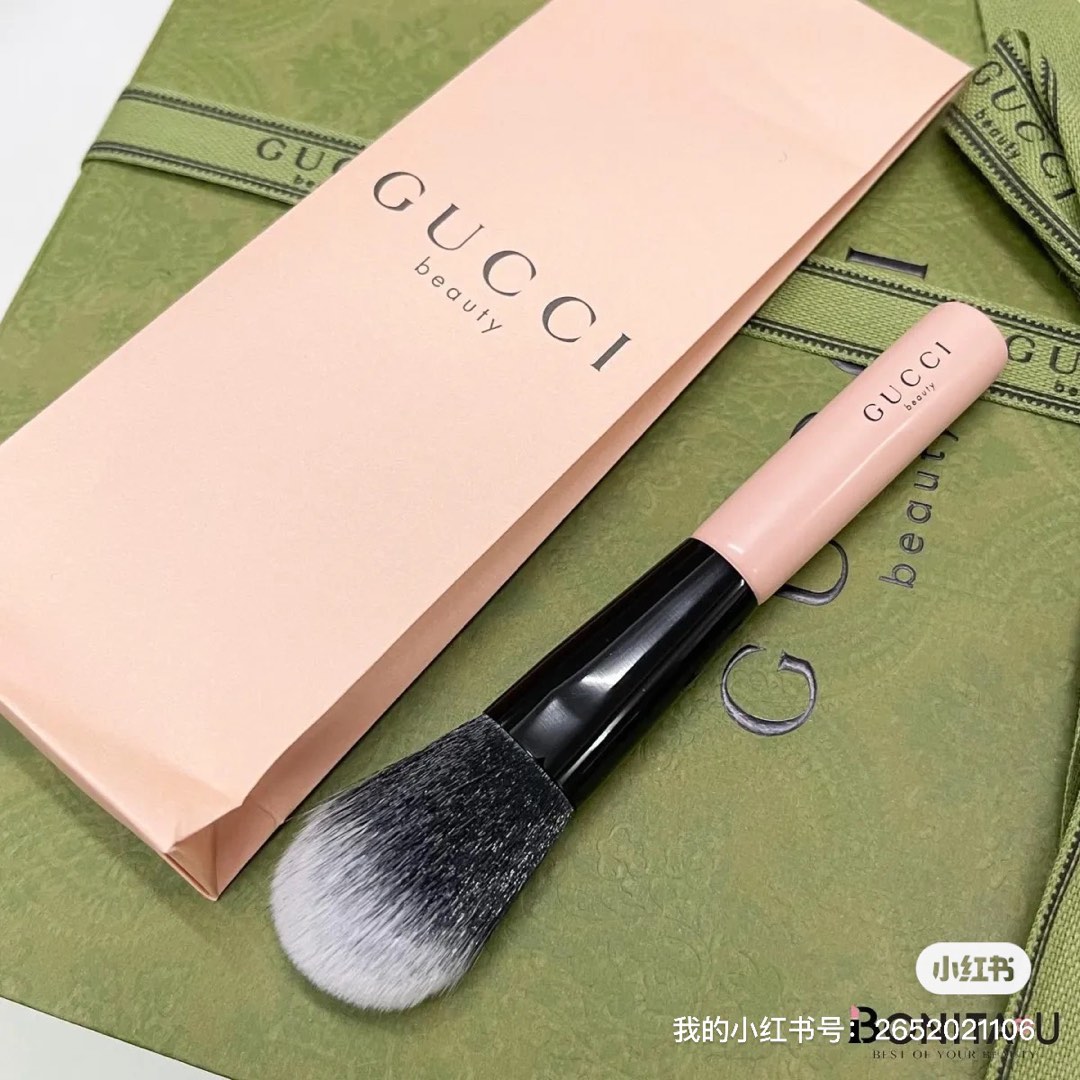 Gucci Beauty Blush Brush, Beauty & Personal Care, Face, Makeup on Carousell
