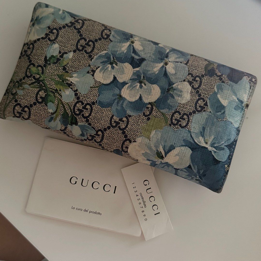 Gucci Bloom Wallet, Luxury, Bags & Wallets on Carousell