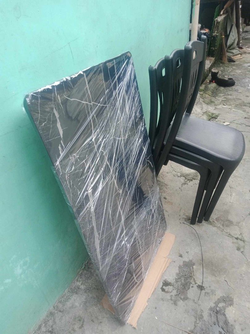 Hampas chair and foldable table on Carousell