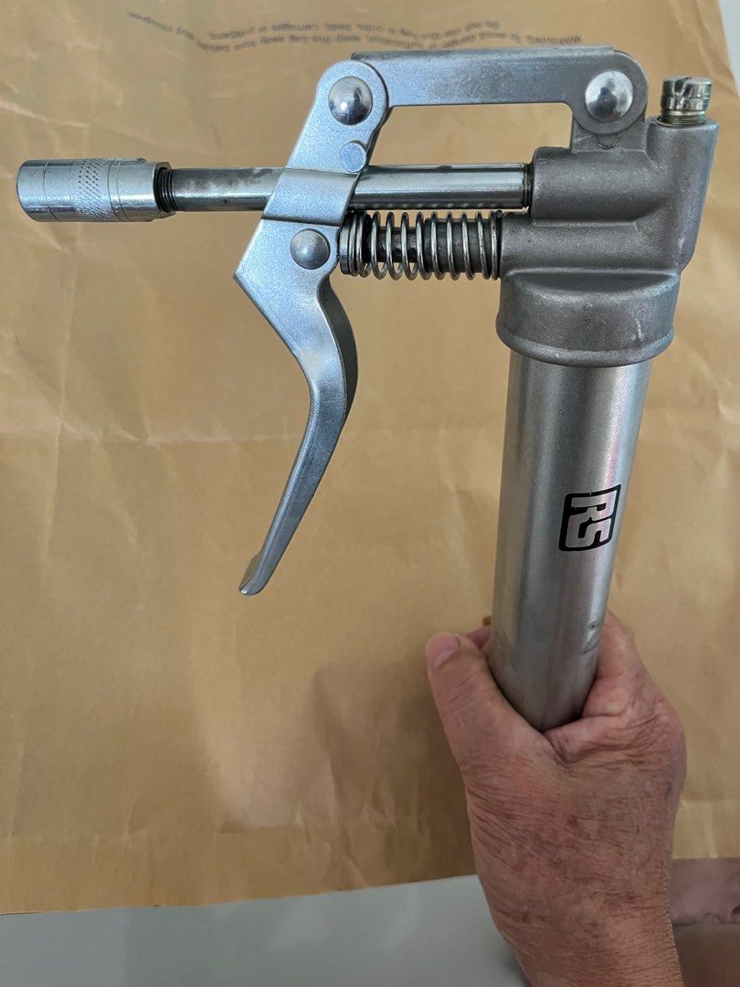 Handy mini grease gun, Car Accessories, Car Workshops & Services on ...