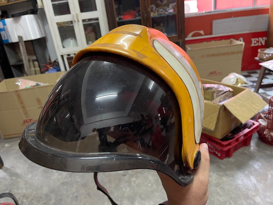 Helmet bomba lama, Hobbies & Toys, Collectibles & Memorabilia, Vintage ...