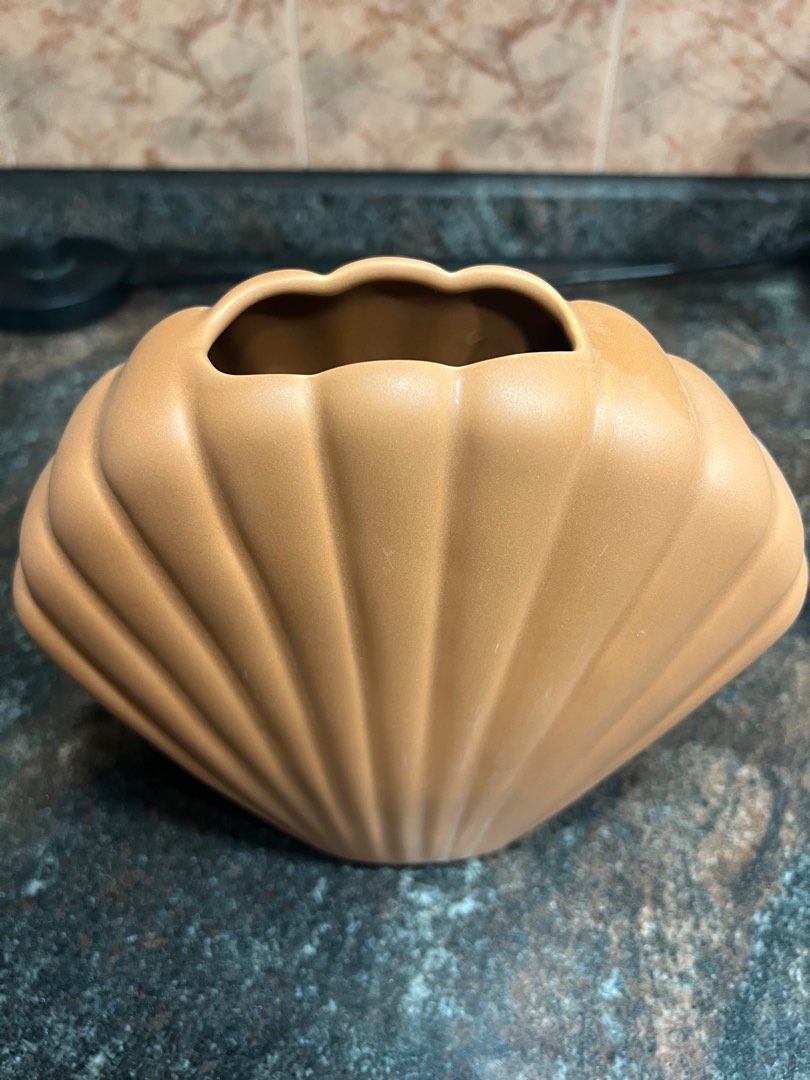 HK living ceramic shell vase (brown), Furniture & Home Living, Home ...