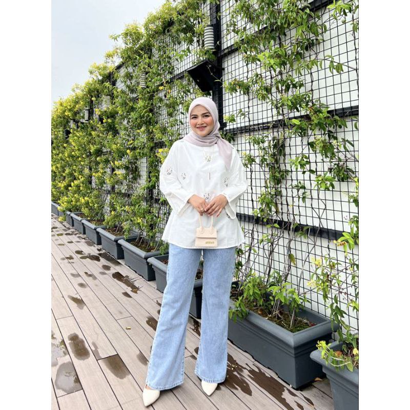 Jevita Bootcut Jeans, Women's Fashion, Bottoms, Jeans & Leggings on ...