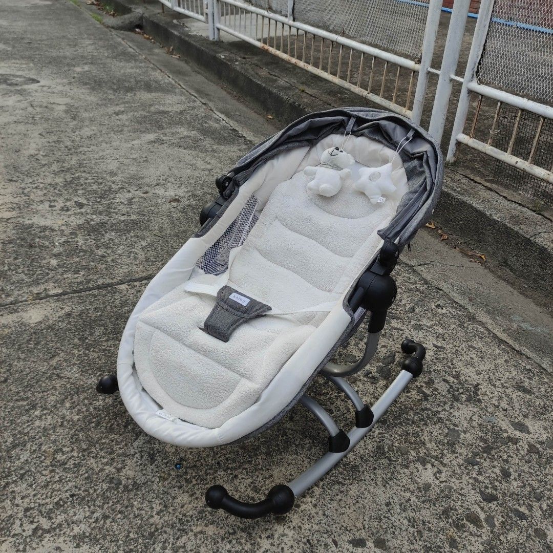 Katoji Rocker Napper Japan, Babies & Kids, Infant Playtime on Carousell