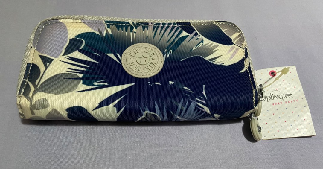 Kipling Uzario wallet, Women's Fashion, Bags & Wallets, Wallets & Card ...