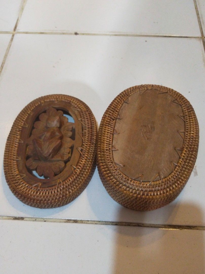 Kotak anyaman ketak dengan ukiran kayu., Desain & Kerajinan Tangan ...