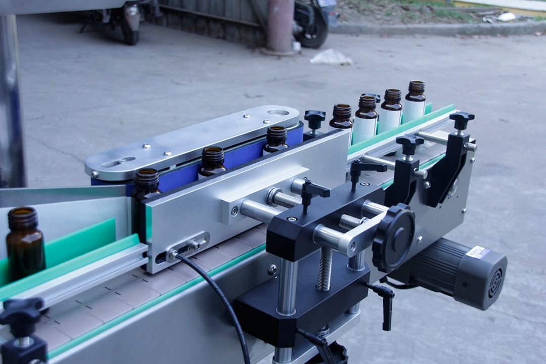 Labeler Machine, VK-VRL Automatic Round Bottle Labeling Machine on ...