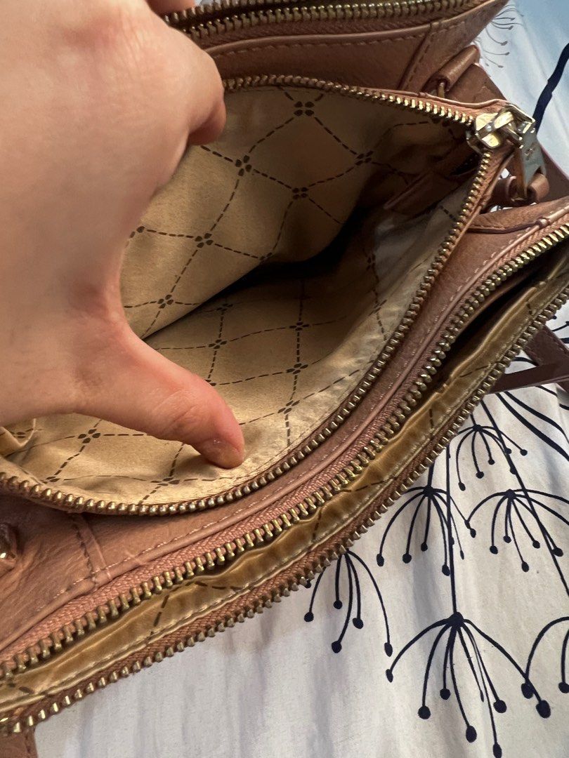 Naturalizer Bag in Salmon Pink, Luxury, Bags & Wallets on Carousell