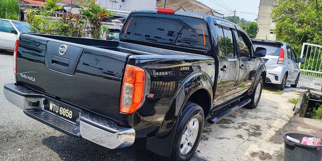 NAVARA D40 LE DIESEL TURBO AUTO 2.5, Cars, Cars for Sale on Carousell