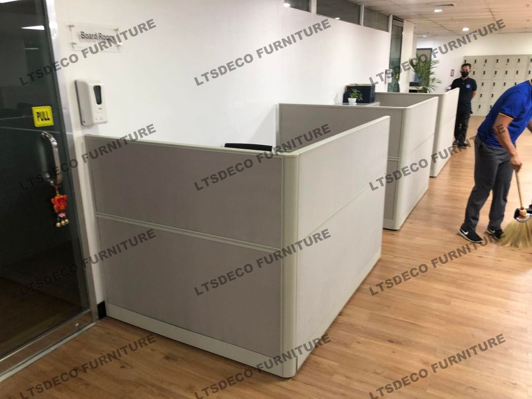 OFFICE PARTITION CUBICLE FULL FABRIC WORKSTATION "SOLO" on Carousell