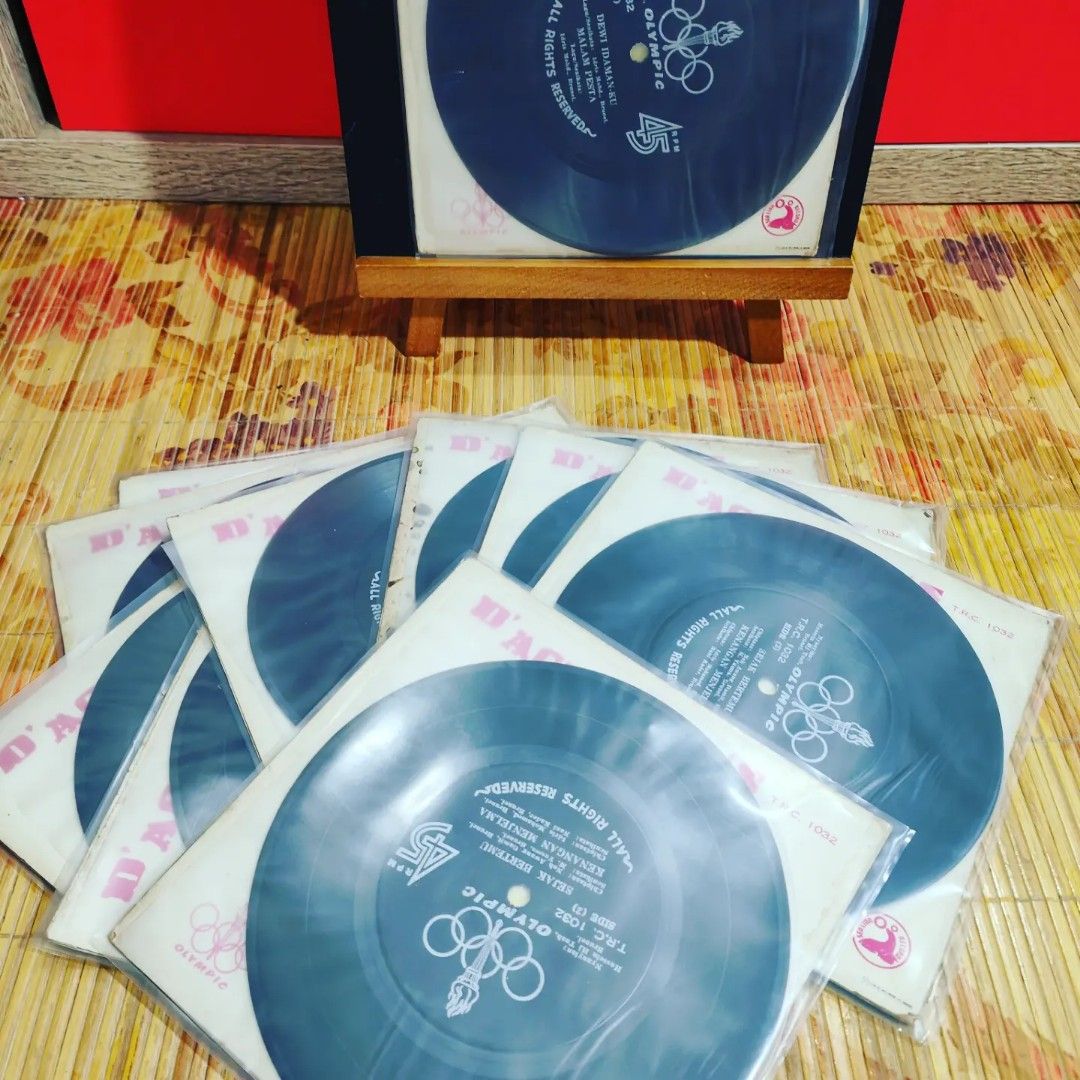 PIRING HITAM / VINYL / EP D Acrobats Jb & Hussein Hj Tuah " Malam Pesta ...