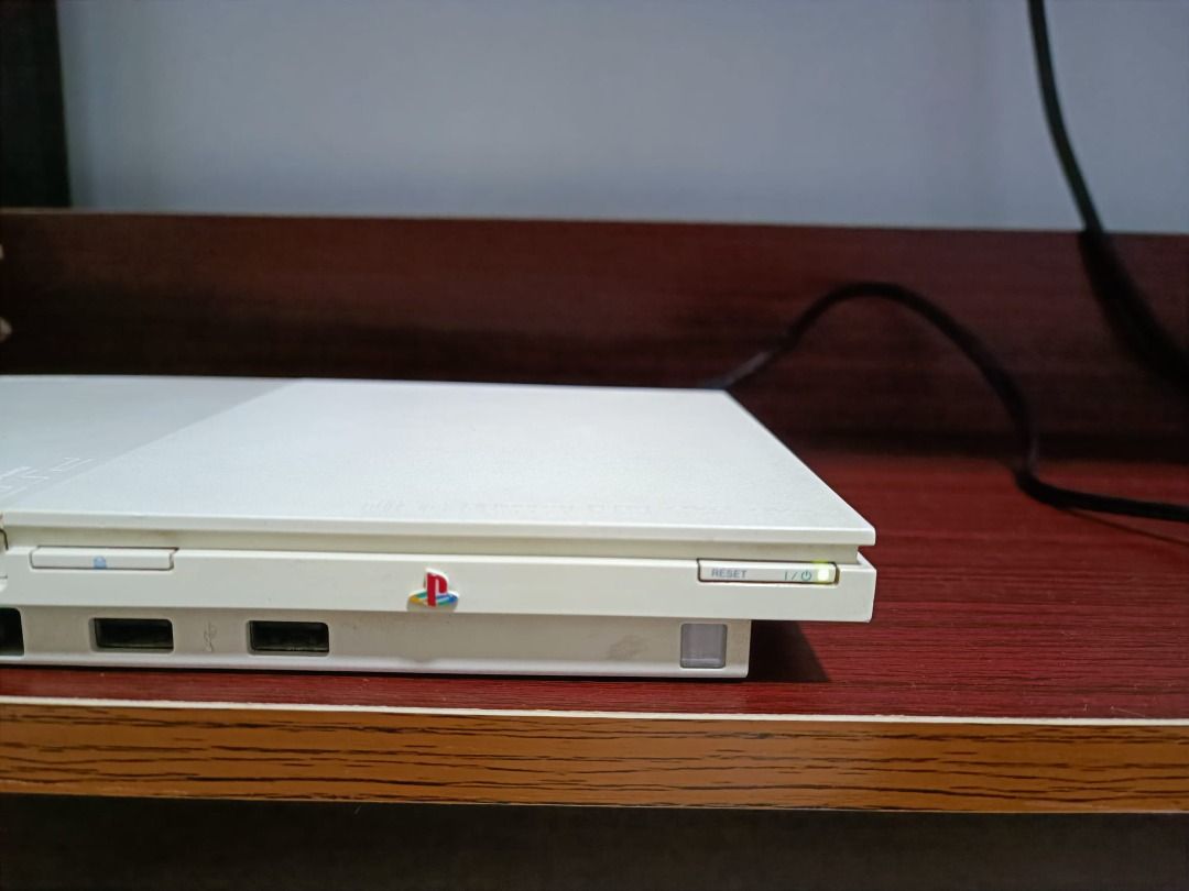 PS2 Slim white (Pls read description), Video Gaming, Video Game ...