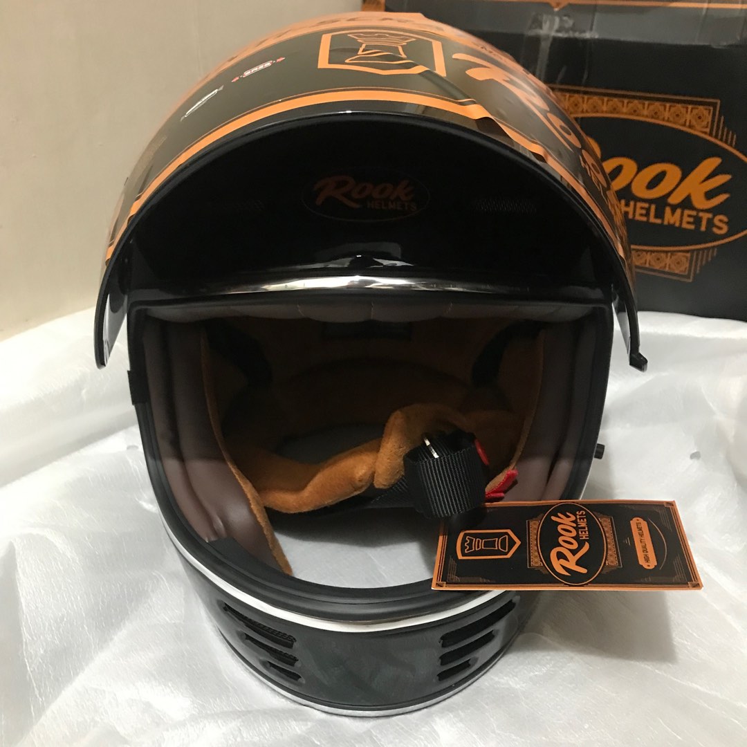 Rook V152 Gloss Black on Carousell