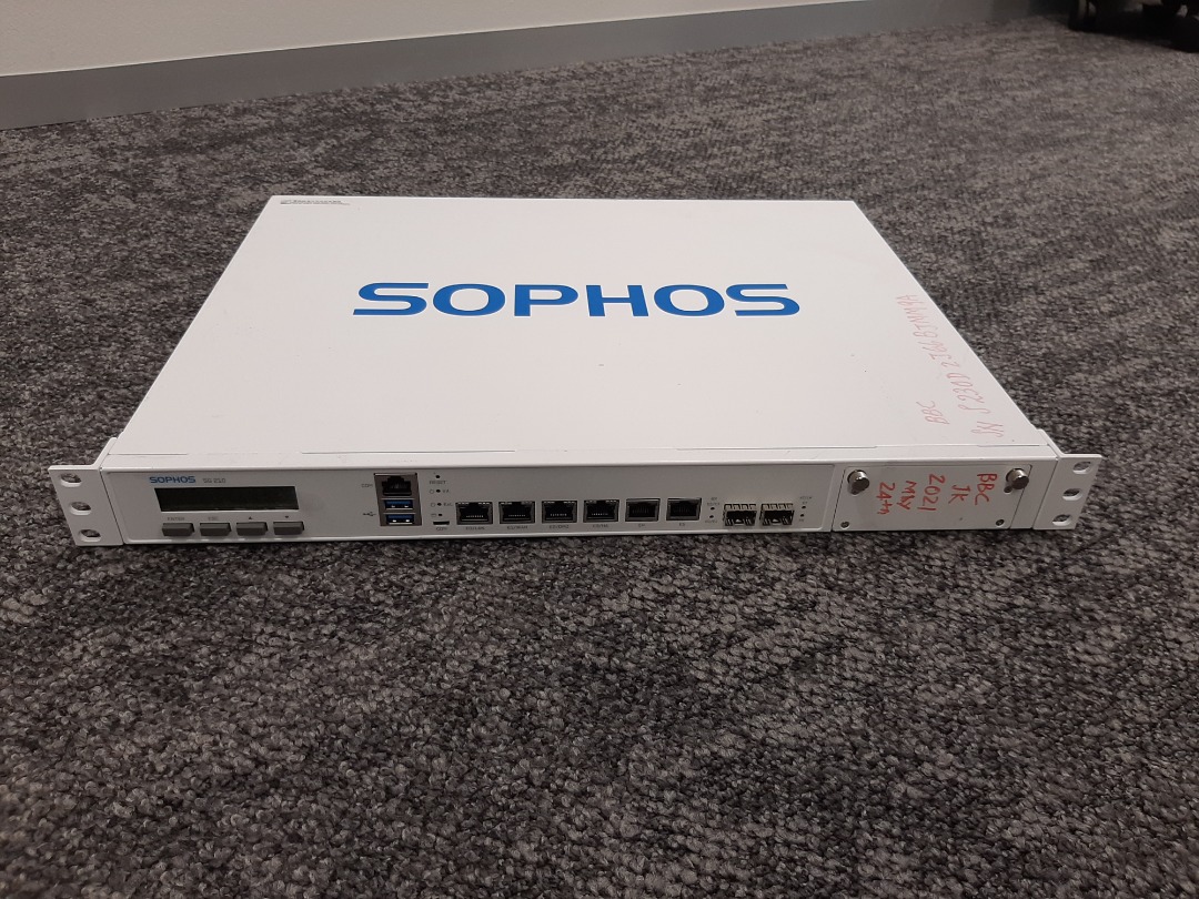 Sophos SG 210 Rev. 3 Firewall Appliance, Computers & Tech, Office ...
