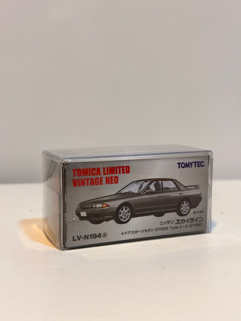TomyTec 1:64 R32 Skyline, 興趣及遊戲, 玩具 & 遊戲類 - Carousell