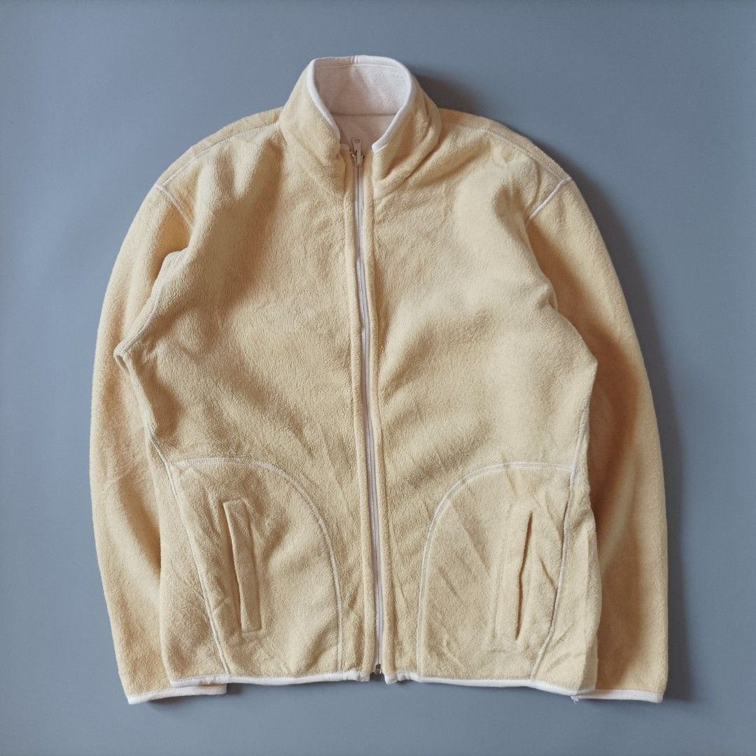 Uniqlo reversible fleece pria cream, Fesyen Pria, Pakaian , Baju Luaran ...