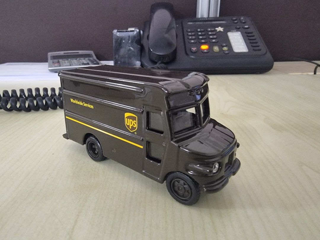 UPS courier Van, Hobbies & Toys, Toys & Games on Carousell