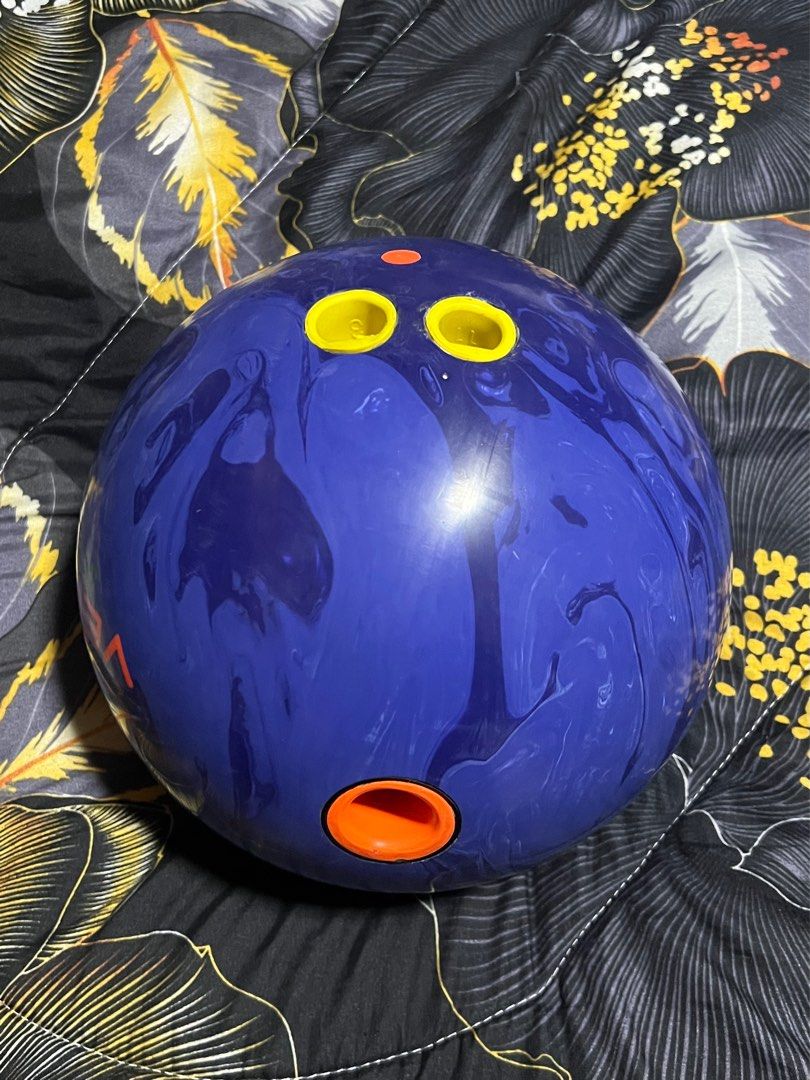 Venom Shock 15lb bowling ball, Sports Equipment, Sports & Games ...