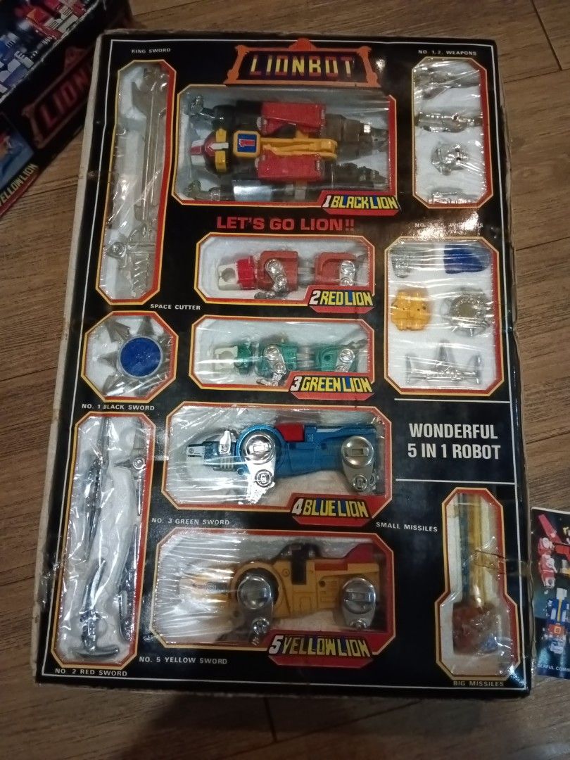 vintage 1980s Lionbot Voltron 100% complete with weapons and manual ...