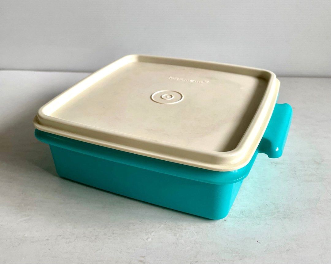 Vintage TUPPERWARE Square Away Sandwich Keeper Lunch Container ...