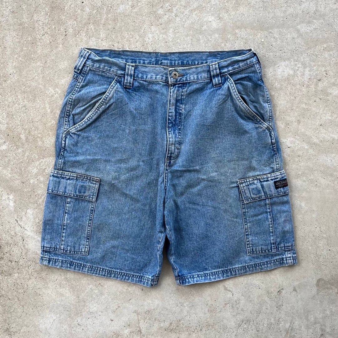 cargo jorts wrangler, Men's Fashion, Bottoms, Shorts on Carousell