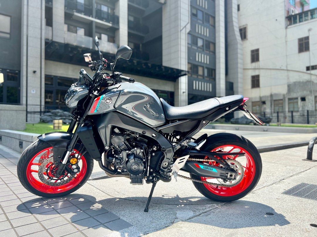 2021年 Yamaha MT09 ABS TCS 總代理 一手車 只跑四千公里 全段蠍管 全馬力電腦, 機車, 重機在旋轉拍賣