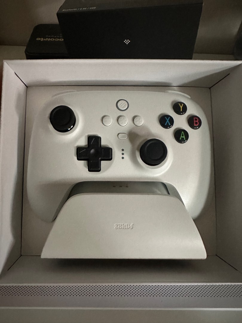 8bitdo Ultimate 2.4g controller - white, Video Gaming, Gaming ...