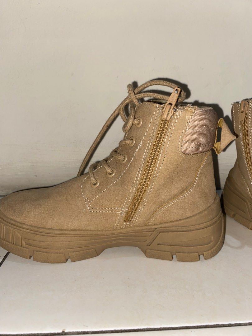 SEPATU BOOTS ZARA Asli (Size 31), Fesyen Wanita, Sepatu di Carousell