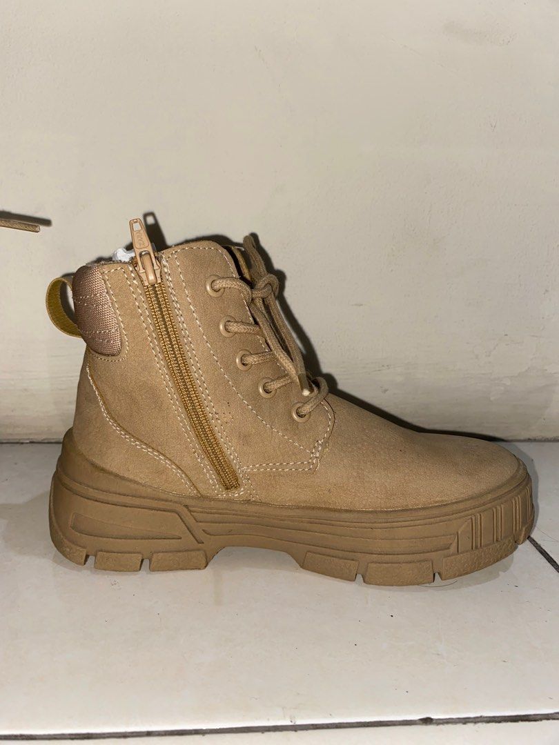 SEPATU BOOTS ZARA Asli (Size 31), Fesyen Wanita, Sepatu di Carousell